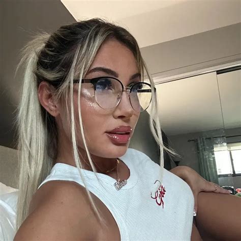 Rosa Rose Rosaroseofficial Tiktok Analytics Profile Videos Hashtags Exolyt