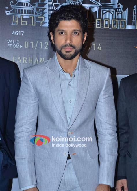 Farhan Akhtar Launches Hsbc And Makemytrip Credit Card Koimoi