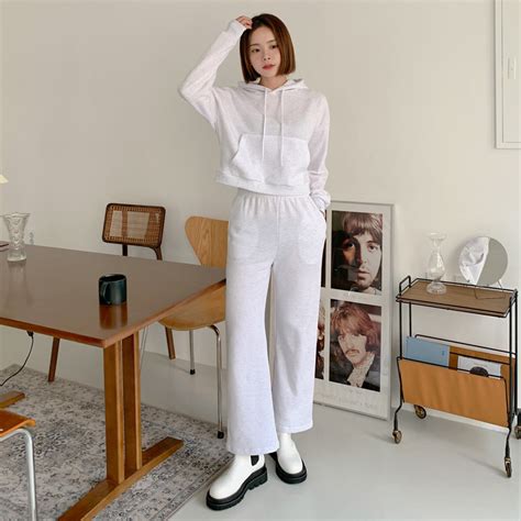 아더먼데이 안감기모 크롭후드 팬츠셋업