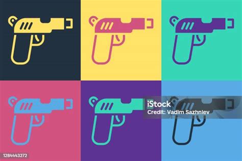 컬러 배경에 고립 된 팝 아트 권총 또는 총 아이콘 경찰 또는 군용 권총 작은 총기 벡터 개념에 대한 스톡 벡터 아트 및 기타 이미지 Istock