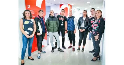 Още две гимназии се включват в дуалната форма на обучение като