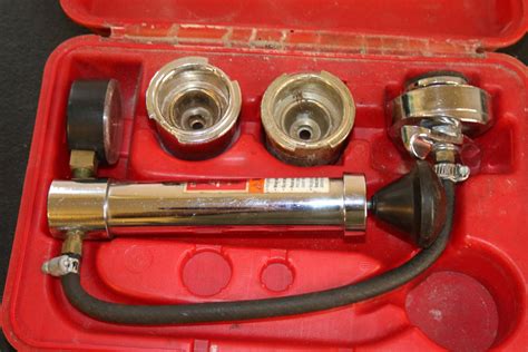Lot 136 Snap On Model Svts262b Coolant System Tester Paradise Estate Sales