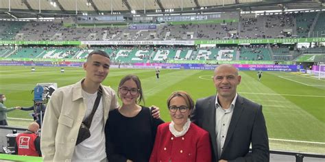 Marko Topić Gost Na Volkswagen Areni Mnogi Su Prišli Da Se Slikaju