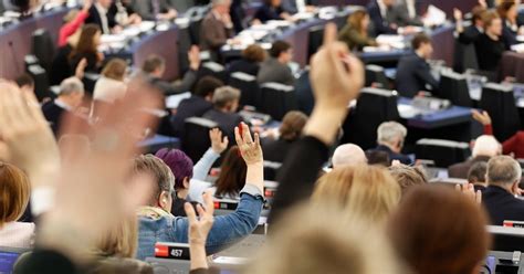 Європарламент ухвалив резолюцію про повернення українських дітей яких депортувала росія Hromadske