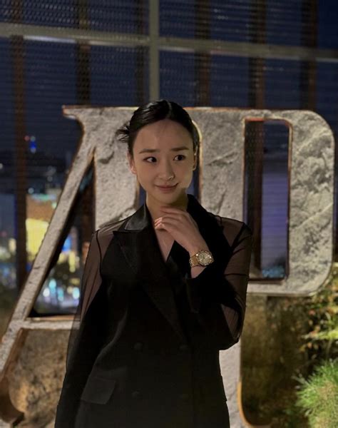 엄마의 일탈 손연재 블랙 시스루 미니 드레스로 뽐낸 고혹美