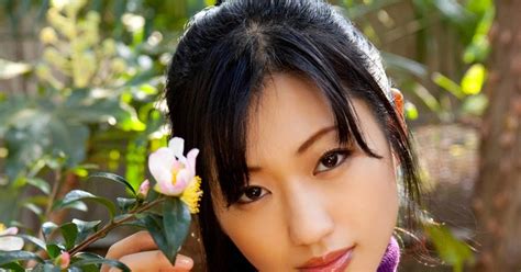 Mitsu Dan Japanese Gravure Idol Sexy Purple Winter Shirt Fashion Photo JAV Photo Sexy Girl