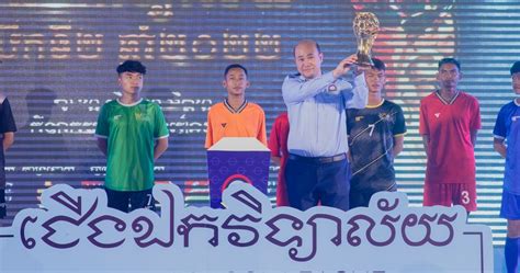 ប្រធាន សហភាពសហព័ន្ធយុវជនកម្ពុជា ជំរុញឱ្យសមាជិក