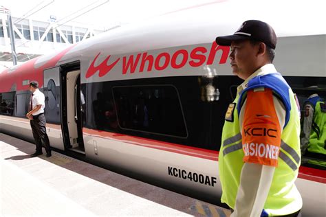 Indonesia Launches Southeast Asia S First High Speed Train Efe