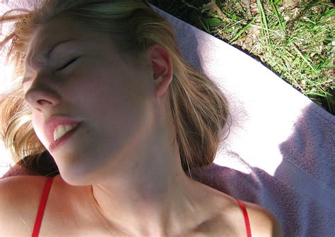 Het Is Weer Weer Voor Buitensex Porn Pictures Xxx Photos Sex Images