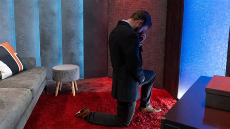 Why Netflix S Love Is Blind Is The Best Reality Tv Dating Show