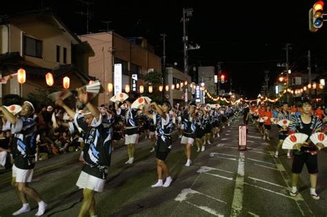 【公式】魚津市観光案内公式サイト ｜ うおっ！な魚津旅情報＠北陸・魚津 魚津ライブラリ／せり込み蝶六・せり込み蝶六踊り街流し