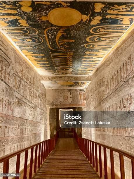 Lukisan Dinding Di Dalam Makam Rameses V Dan Vi Di Lembah Raja Luxor Mesir Foto Stok Unduh