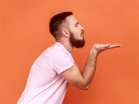 Ето 5 признака че мъжът с когото се срещате е несериозен