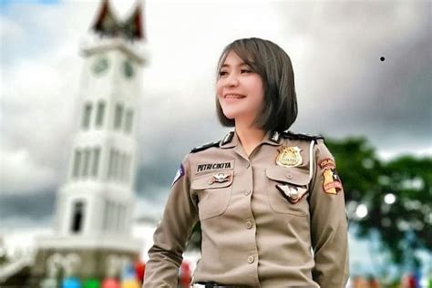 Biodata Dan Profil Briptu Putri Cikita Nama Lengkap Umur Status Keluarga Kepercayaan Dan