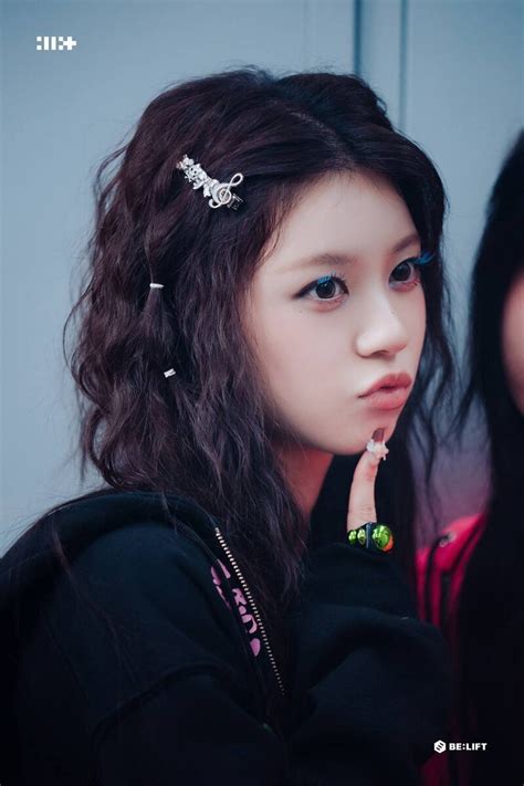 241115 ILLIT - 'Tick - Tack' MV Behind Photo Sketch - Moka | kpopping
