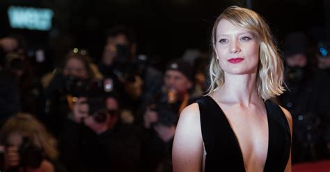 Mia Wasikowska Speaks On Her Hollywood Exit It Didn T Suit Me