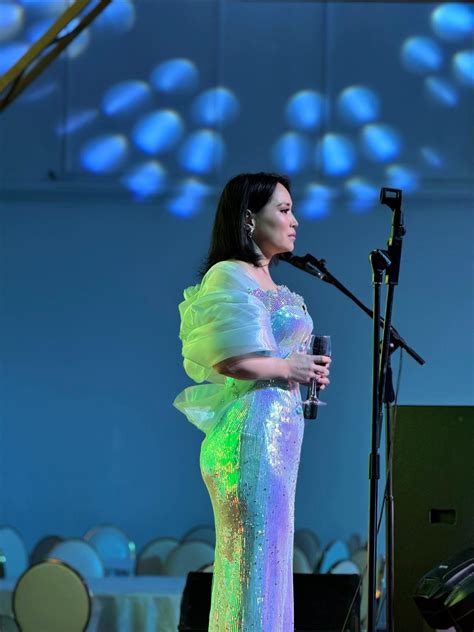 Дуучин Э Мөнгөнчимэг Added A New Дуучин Э Мөнгөнчимэг