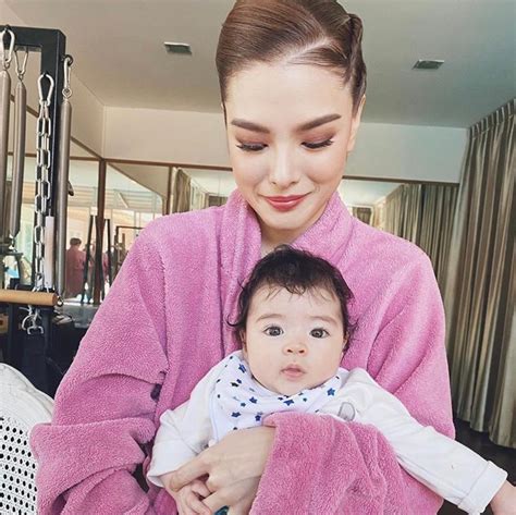 ชมความน่ารักของ น้องเดมี่ ลูกสาวลีเดีย แมทธิว จิ้มลิ้มเหมือนตุ๊กตาบลายธ์
