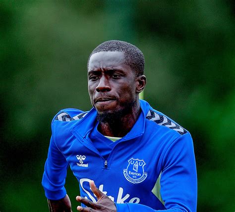 Everton Announces Intention To Extend Idrissa Gana Gueyes Contract