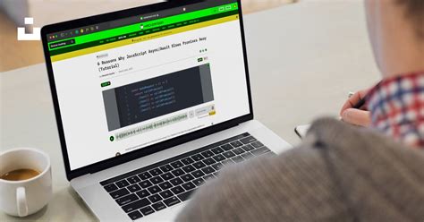 노트북 컴퓨터 앞에 앉아 있는 남자 사진 Unsplash의 무료 자바스크립트 스토리 이미지