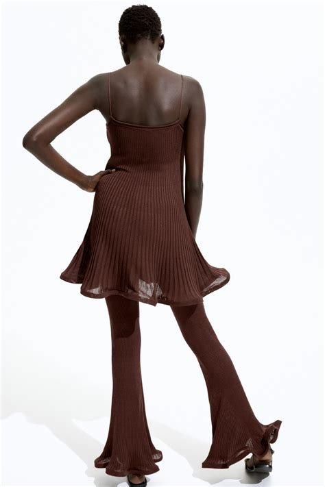 실크 블렌드 스트랩 탑 다크 브라운 여성 Handm Kr 실크 블렌드 스트랩 탑 다크 브라운 여성 Handm Kr