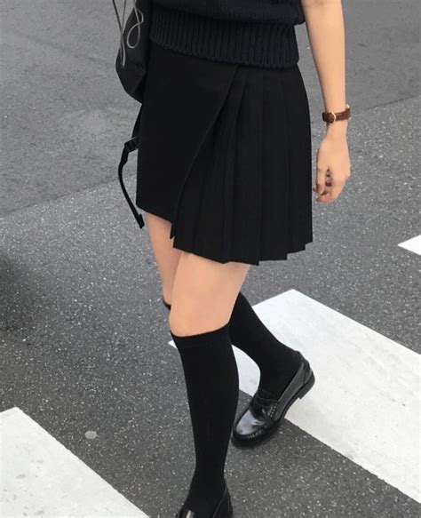 파운더스 Founders 파운더스 뉴 프레피 플리츠 버클 미니 스커트 1color 위시버킷