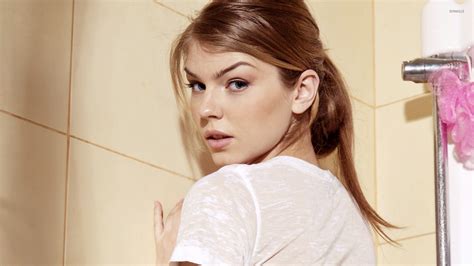 Inga C Leaning On The Bathroom Wall Wallpaper Girl Wallpapers 49238