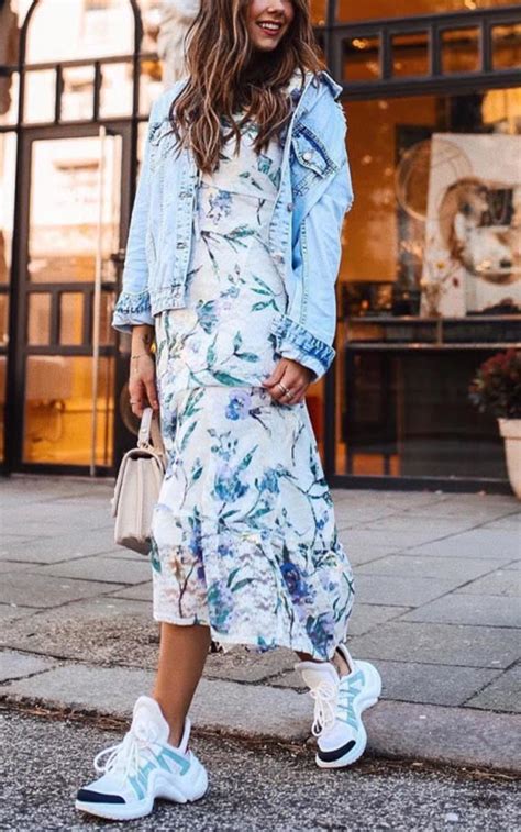 Платье с джинсовой курткой как носить фото 2021 Шкатулка красоты