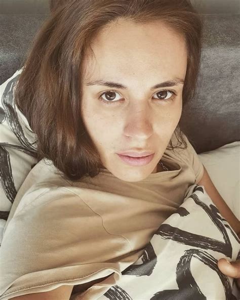 Бременната в деветия месец Радина Кърджилова се зарази с коронавирус Мама 24