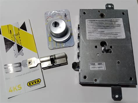 ΠΑΚΕΤΟ ΚΛΕΙΔΑΡΙΑΣ ΘΩΡΑΚΙΣΜΕΝΗΣ ΠΟΡΤΑΣ ΝΕΟΥ ΤΥΠΟΥ ΜΕ ΚΥΛΙΝΔΡΟ ΑΣΦΑΛΕΙΑΣ Evva 4ks ΚΑΙ Defender