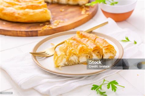 전통적인 페타 치즈 필로 페이스트리 파이 보렉 또는 뷰렉 0명에 대한 스톡 사진 및 기타 이미지 0명 그리스 음식 나선형 Istock