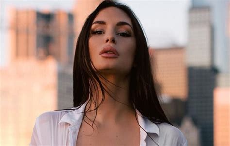 Rosie Roff Wiki Age Body Measurements Photos Myinstagirls