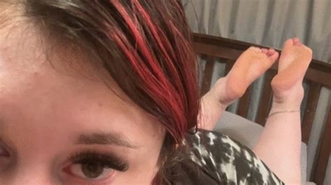 Bbw With Big Feet In The “pose” Giving Joi With C Countdown Bbw