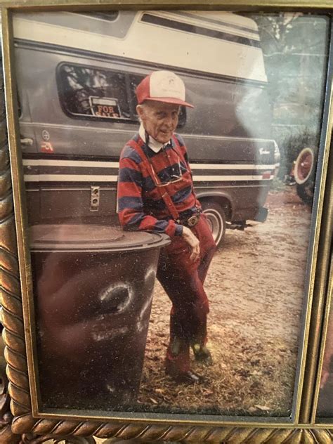 Uncle Mid S Scrolller