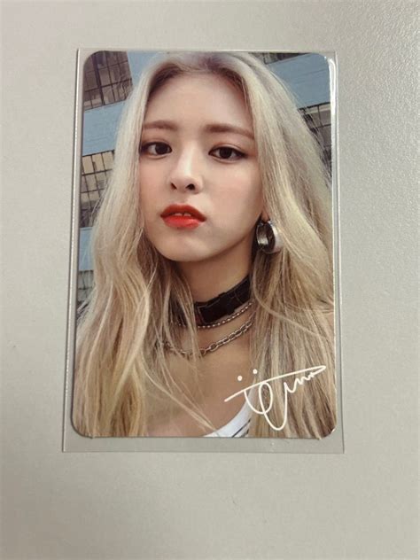 Wts Itzy Yuna Icy Photocard Pc Hobbies And Toys Memorabilia
