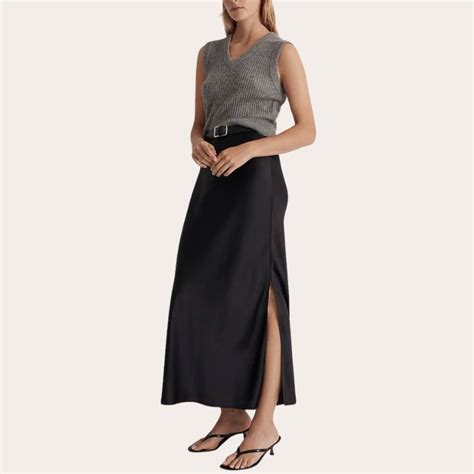 Romantic Style Clothing And Accessories For February And Beyond