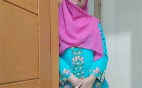 Senyum Di Depan Pintu