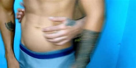 Outie Vs Outie Navel Play