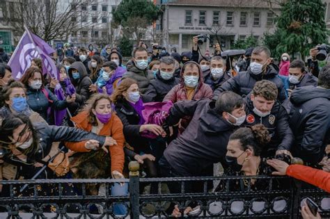 Turkey Arrests Man For Beating Ex Wife On Street Ibtimes