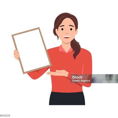 빈 클립보드를 들고 있거나 보여주고 공간을 복사하는 손을 보여주는 행복한 아름다운 젊은 여성 흰색 배경에 격리된 평면 벡터 그림 손에 대한 스톡 벡터 아트 및 기타 이미지