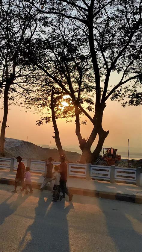 တစ်ခါရောက်ဖူးရင် တစ်သက်မေ့မရတဲ့ မန္တလေးမြို့ ရဲ့ နေဝင်ချိန် ဧရာဝတီမ