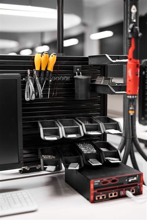 Vector Informatik — Atelier Pluskota