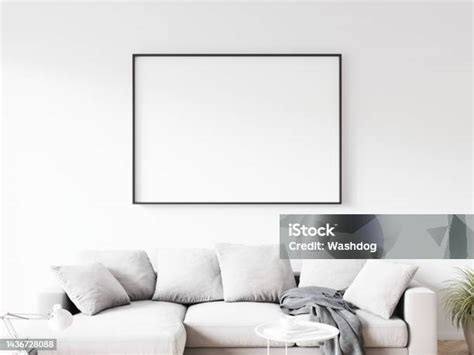거실의 소파 위의 흰색 벽에 매달려 있는 얇은 검은색 테두리가 있는 수평 방향의 직사각형 그림 프레임 3d 그림입니다 0명에 대한 스톡 사진 및 기타 이미지 Istock