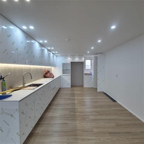 디자인쉼 용인인테리어 수원인테리어 공간의쉼을발견하는디자인쉼 권선자이이편한세상 도어시공 마루시공 인테리어현장 인테리어디자인 인테리어 Instagram