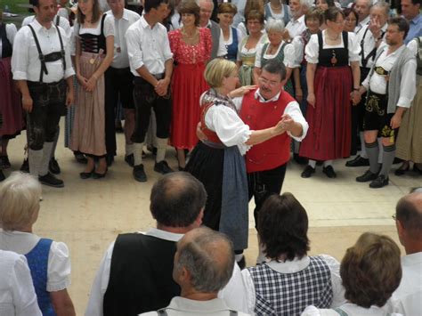 Auf Gehts Zum Volkstanz