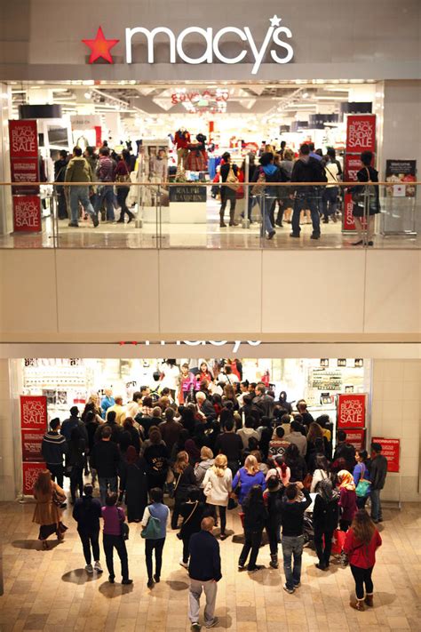 In Las Vegas Macys Facebook Opens A Pop Up Store Las Vegas Review