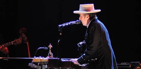 בוב דילן מכר את כל קטלוג השירים שלו במאות מיליוני דולרים גלובס