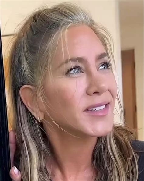 Jennifer Anistons Facialist Shares Anti Aging Tips On Eye Cream And