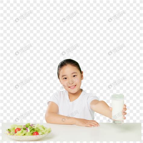 건강한 성장을 위해 우유를 마시는 어린 소녀 Png 일러스트 무료 다운로드 Lovepik