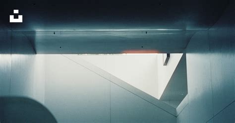 천장에서 빛이 들어오는 욕실 사진 Unsplash의 무료 필름 사진 이미지 천장에서 빛이 들어오는 욕실 사진 Unsplash의 무료 필름 사진 이미지